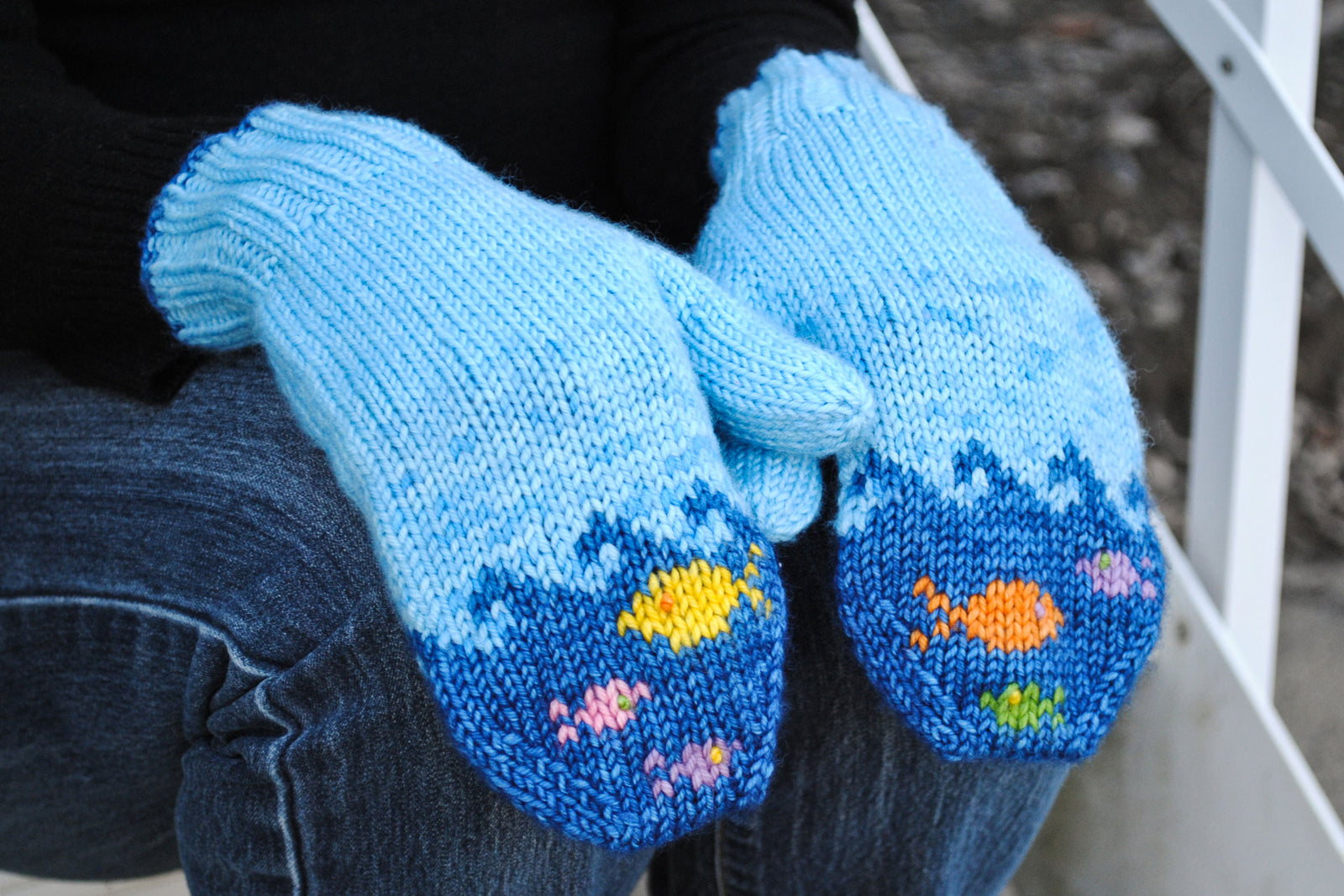 Fish in the Sea Mittens knitting pattern - Sweet Paprika Designs