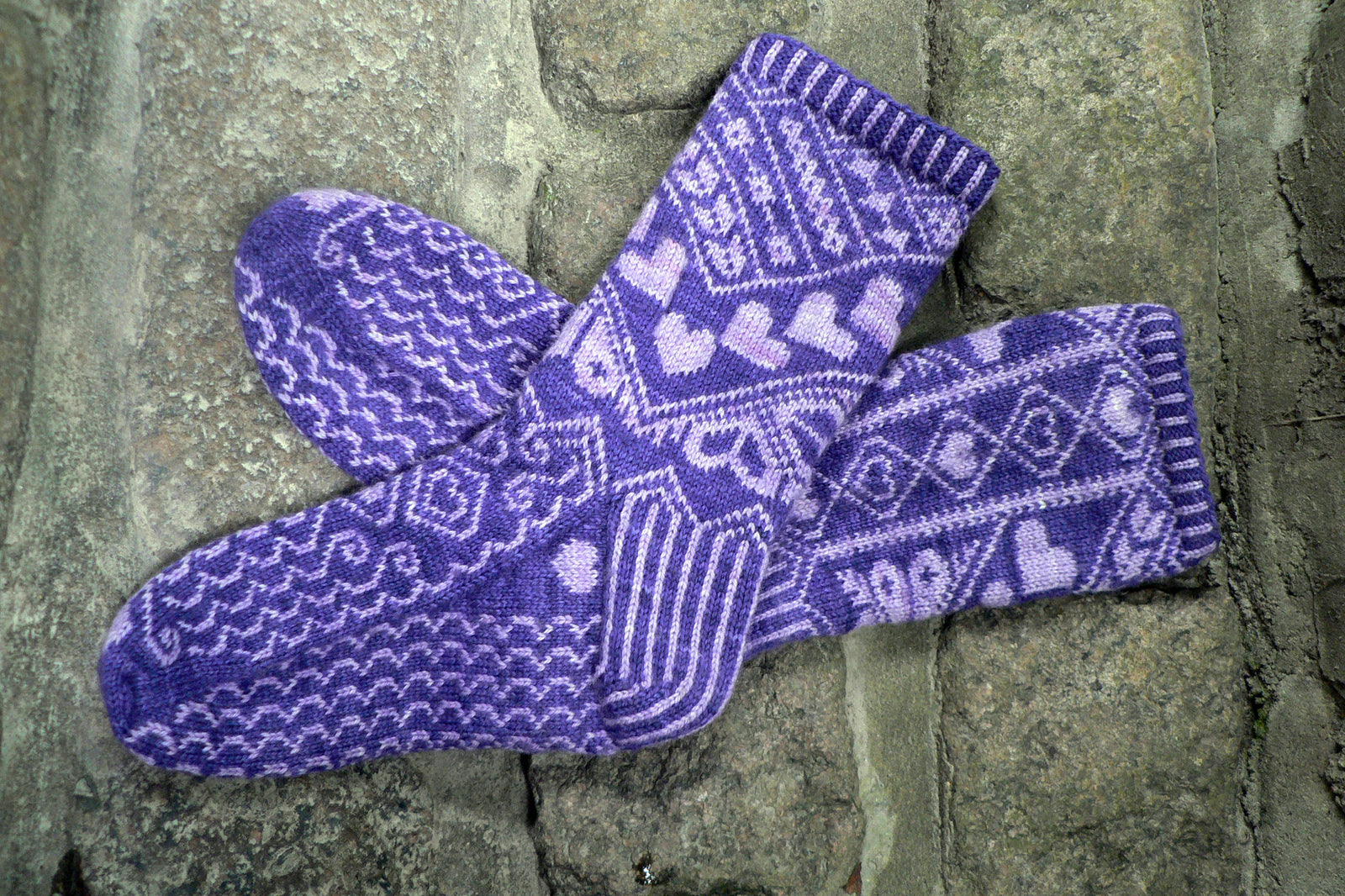 String of Hearts sock knitting pattern - Sweet Paprika Designs